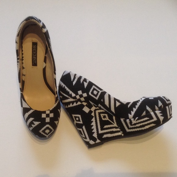 Shoemint | Shoes | Shoemint Black And White Aztec Wedge Heels | Poshmark